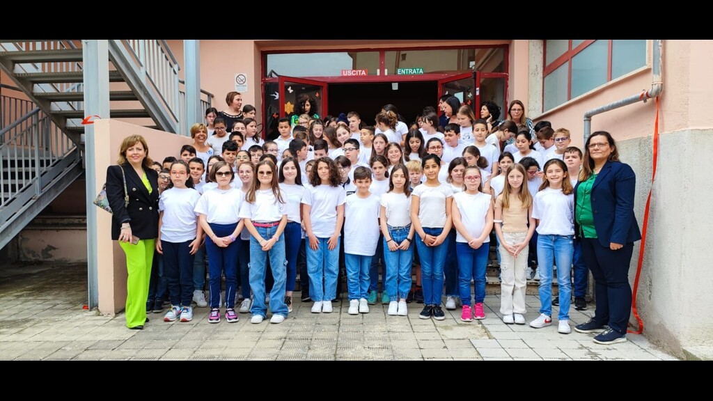 ReggioTV - Completato il restyling dell'edificio scolastico dell ... ReggioTV - Completato il restyling dell'edificio scolastico dell ...