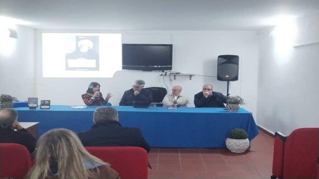 ReggioTV - Grande successo a Gerace per la presentazione del libro del ...