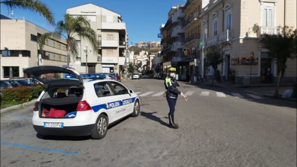 ReggioTV - Operazione Polizia Locale di Palmi. Sequestrati 9 fabbricati ...