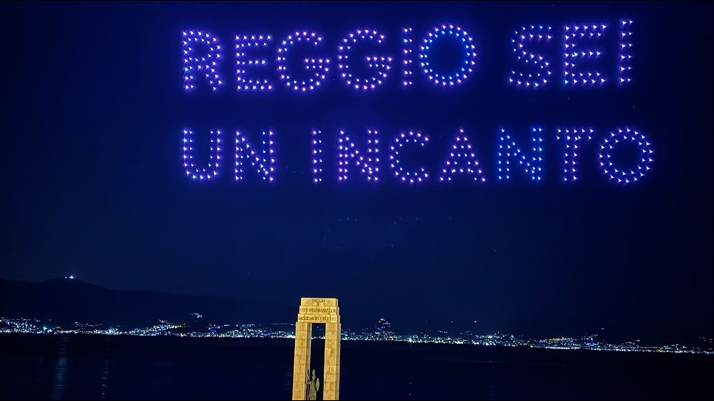 ReggioTV - Reggio Calabria, uno sguardo al cielo per vivere la magia ...