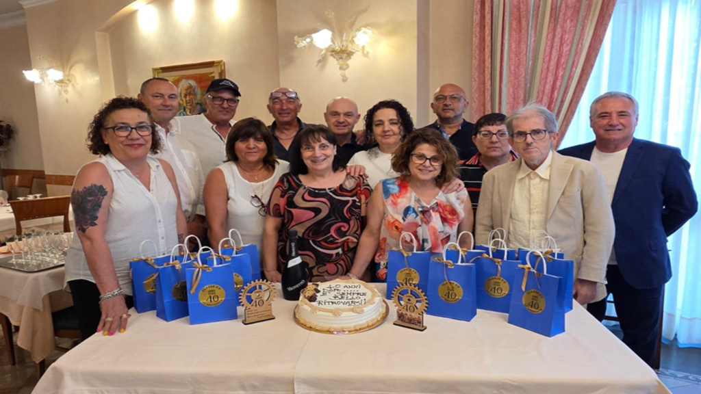 ReggioTV - 40 anni dopo: la 5D dell’ITC Ferraris si riunisce per un ...