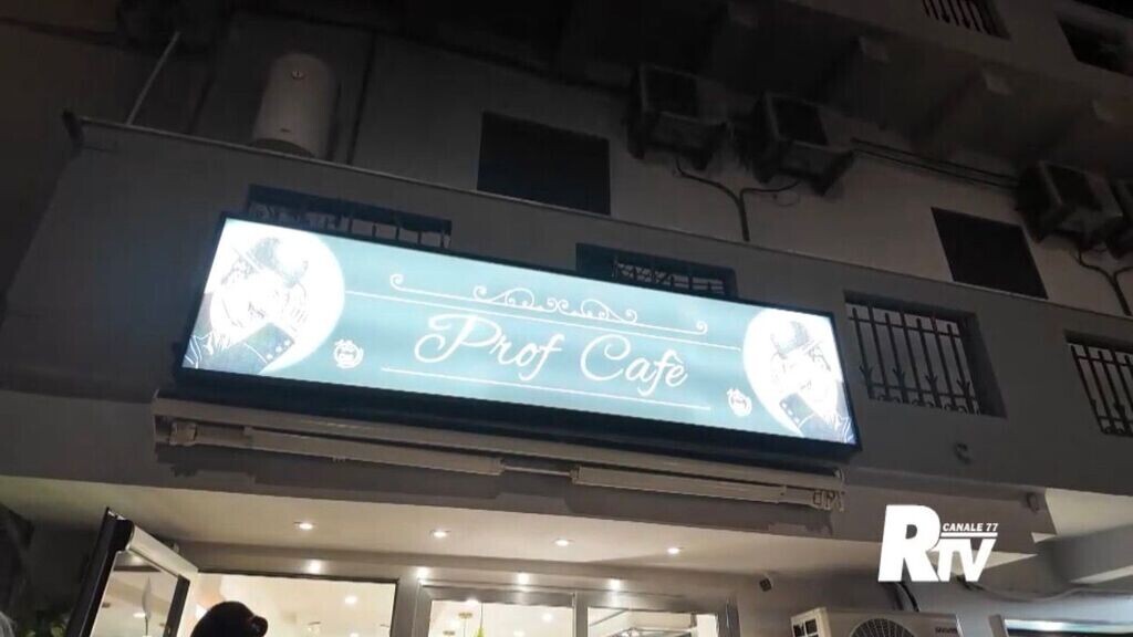 ReggioTV - Riapre il Prof. Bar dopo l’attentato: “Siamo tornati più ...