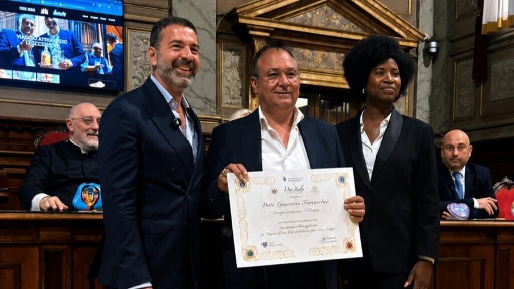 ReggioTV - Palazzo Valentini: premiati Graziano Tomarchio e Dominga ...